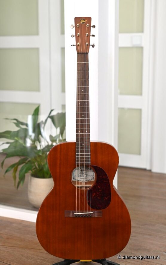 Diamond Guitars - Premium Acoustic Guitars - Diamond Guitars